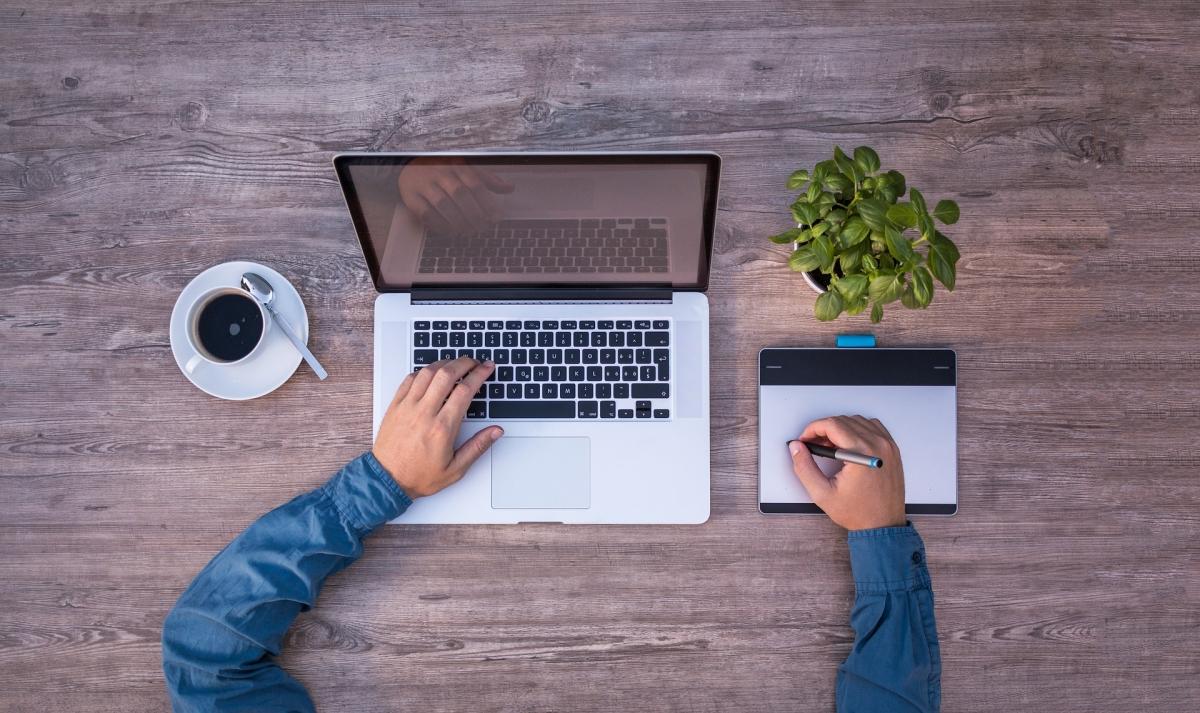 Mana Yang Lebih Baik Diantara Laptop Atau PC ? | Superprof