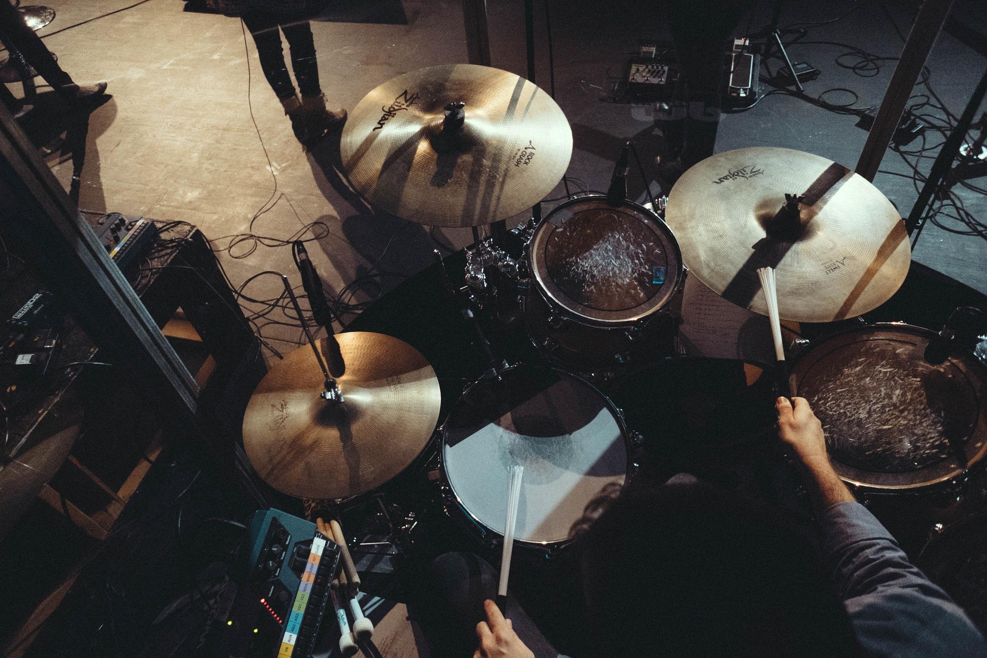 Mengasah Kemampuan Dan Bakat Diri Melalui Belajar Drum