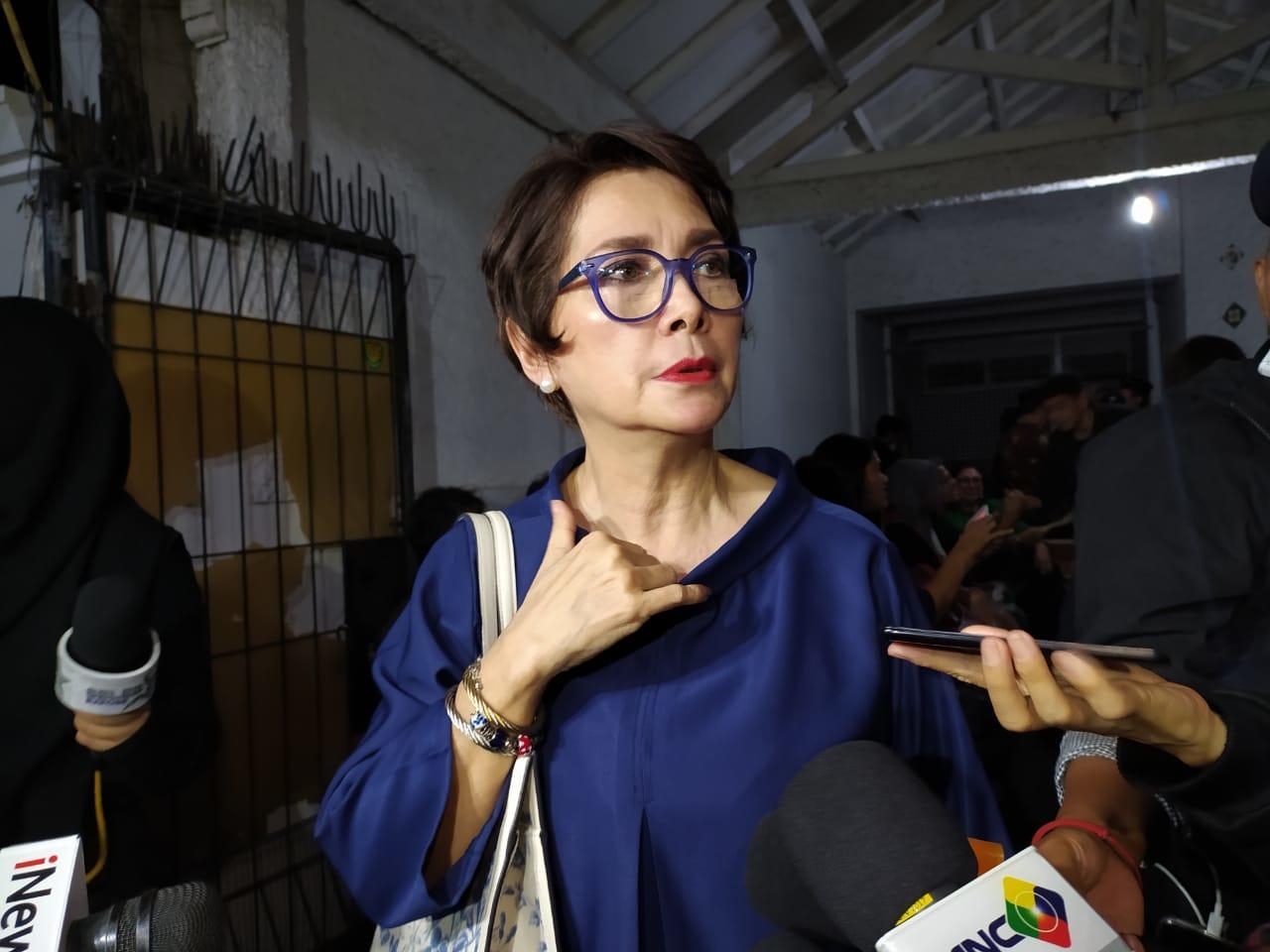 Melihat Kehidupan dan Dunia Peran Aktor Widyawati