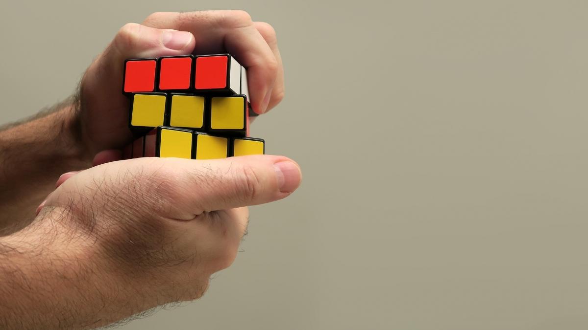 Tutorial Rubik 3x3: Lima Langkah Untuk Menyelesaikan Rubik Dengan Benar